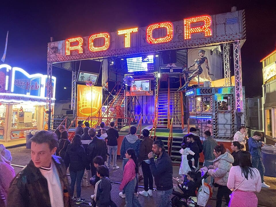 Rotor amusement ride centrifugal barrel - Idyllic Pursuit