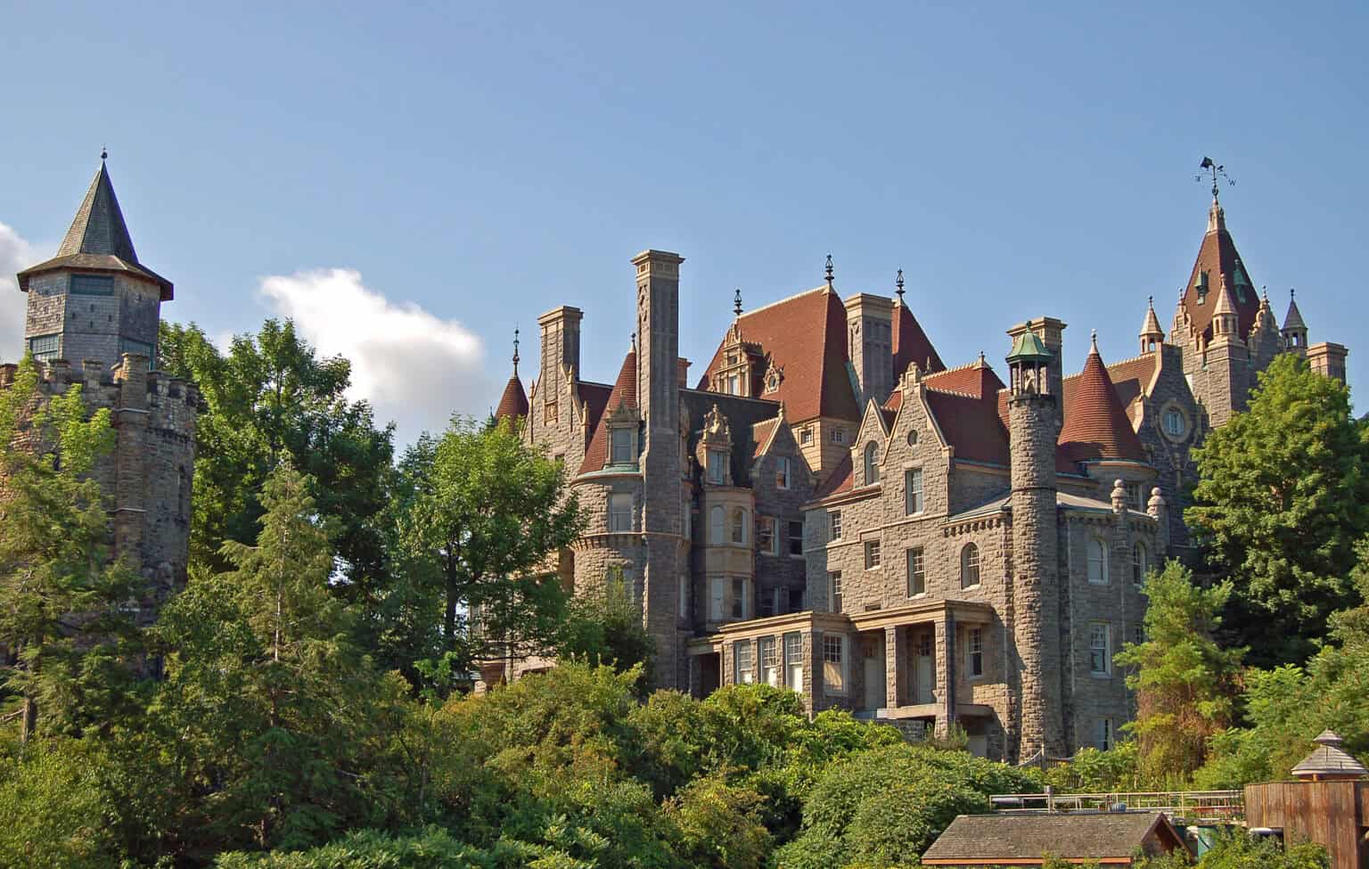 13 Most Breathtaking Medieval Castles Still Standing Around the World ...
