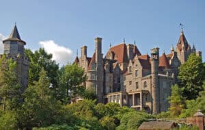 13 Most Breathtaking Medieval Castles Still Standing Around the World ...