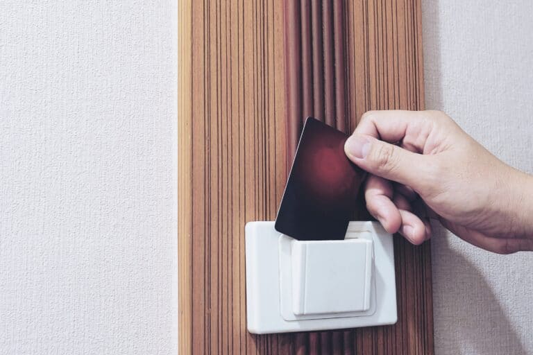 10 Common Hotel "Hacks" That Can Get You Arrested for Theft - Idyllic ...